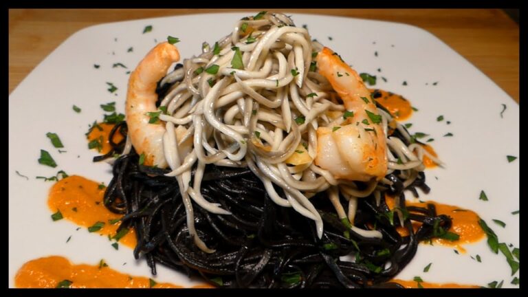 Receta de pasta negra con gulas y gambas: ¡Delicioso plato paso a paso ...